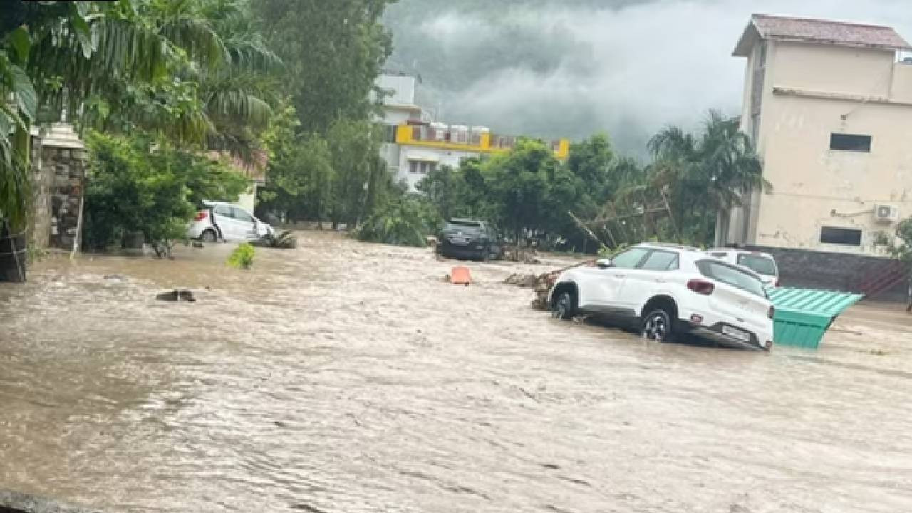 2 missing as heavy rain causes cloudburts in dehradun shops washed away