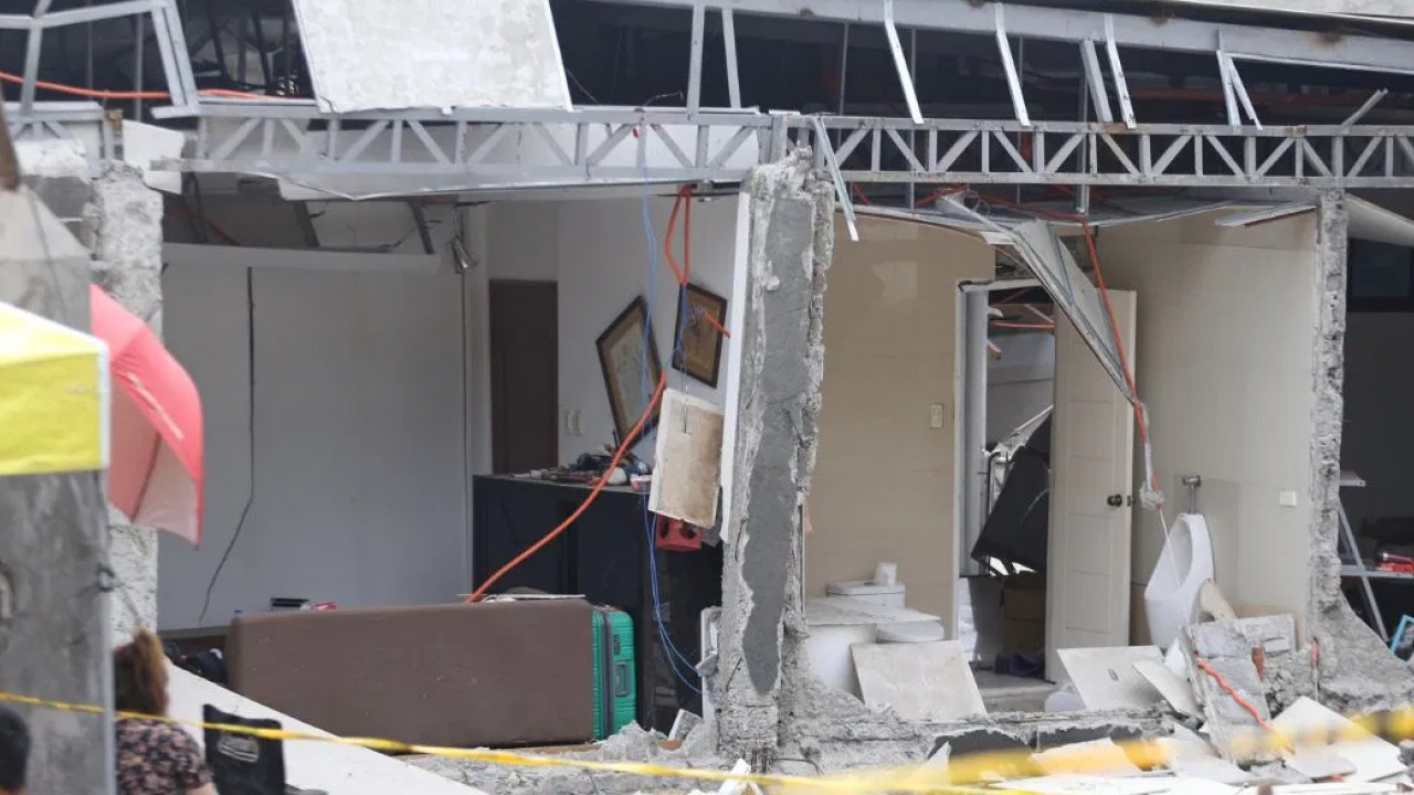 Powerful earthquake jolts philippines again strong tremors felt early ...