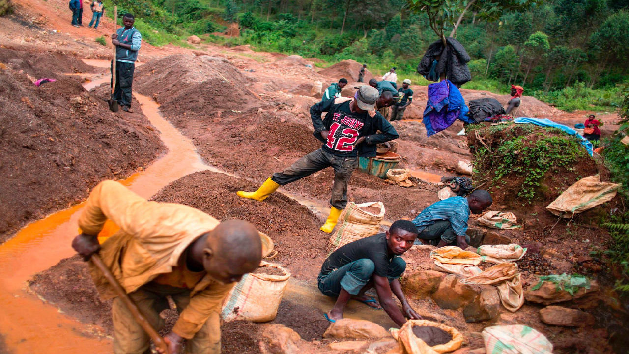 More than 200 die after massive landslide at congos rubaya mine women ...